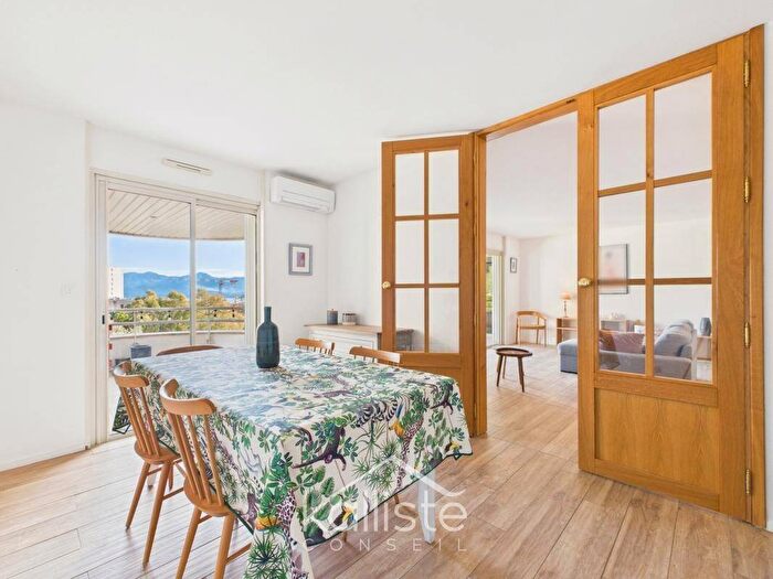 Appartement à louer - Résidence des Îles, Ajaccio - 5 pièces - 4 chambres