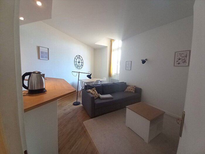 Appartement 2 pièces à Centre ville, Bordeaux, à louer