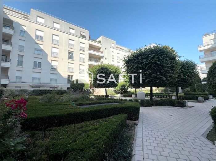 Issy-les-Moulineaux, Centre-ville, Corentin Celton, Les Varennes : Appartement 3 pièces à vendre