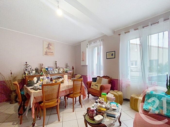 Maison à vendre - Saint-Christophe-du-Bois - 3 pièces - 2 chambres