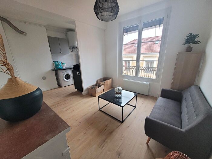 Appartement à louer - Lyon e , Guillotière - 1 pièce - 1 chambre