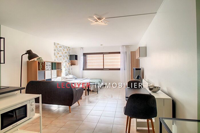 Appartement 1 pièce à Mougins, Centre-ville, Village, Tournamy, Le Val de Mougins, à louer