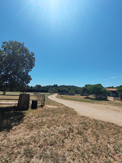 Maison 4 pièces à Aramon, à vendre