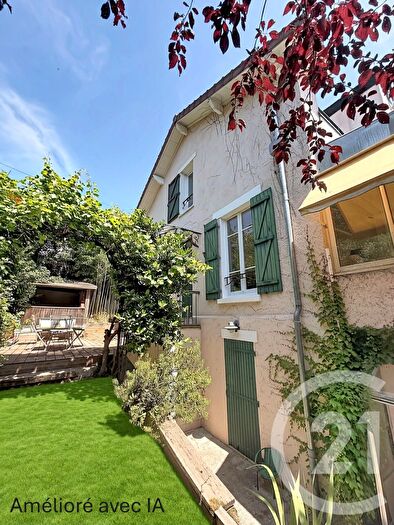Garches, Centre-ville, Mairie : Maison 5 pièces à vendre