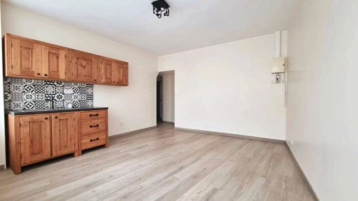 Appartement à louer - Le Bourg et le Hameaux, Beynes - 2 pièces - 1 chambre