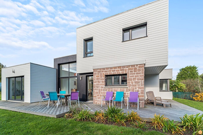 Maison à vendre - Trégastel - 6 pièces - 4 chambres