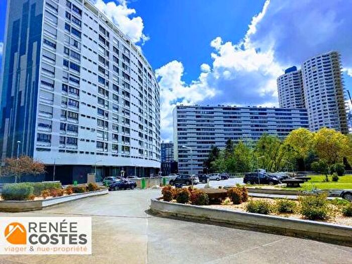 Appartement à vendre - Quartiers Ouest, Bourg lEvesque - 5 pièces - 4 chambres