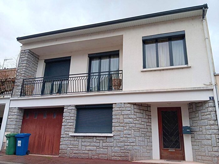 Maison à louer - Vanteaux-Puy Las Rodas, Limoges - 4 pièces - 3 chambres