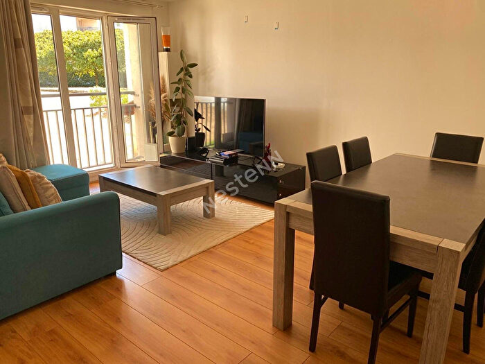 Pontoise, Centre-ville : Appartement 2 pièces à vendre