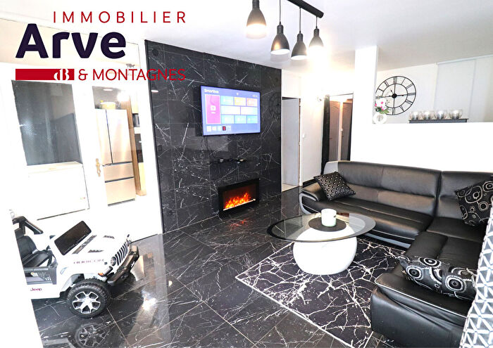 Appartement à vendre - Cluses, Les Ewües - 4 pièces - 3 chambres