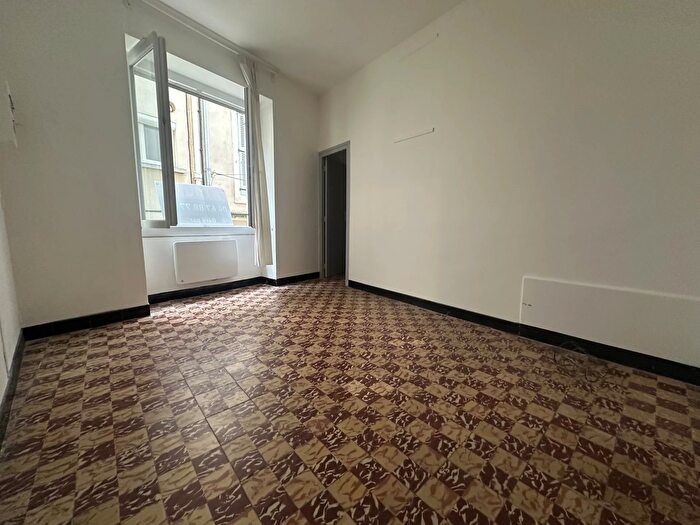 Appartement à louer - Lodève - 2 pièces - 1 chambre