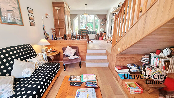 Maison à vendre - Orvault, Bourg, Secteur rural - 6 pièces - 4 chambres