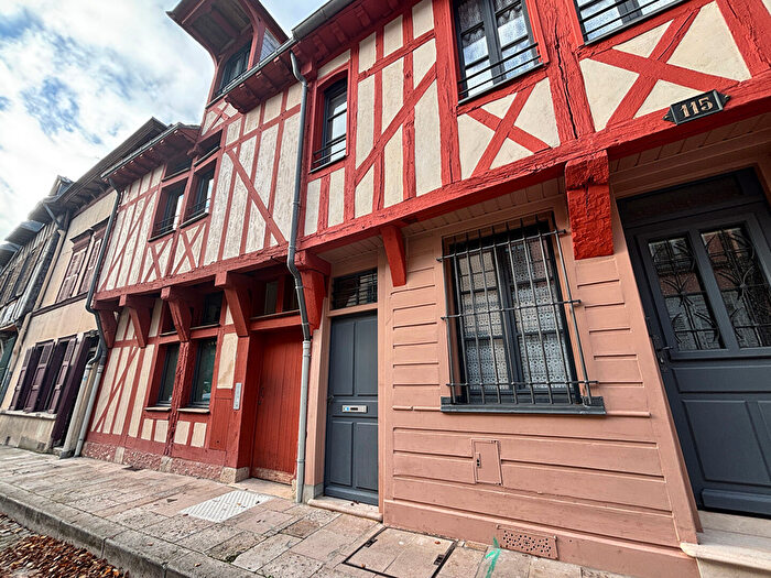 Appartement à louer - Troyes, Cathédrale - 3 pièces - 2 chambres