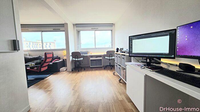 Appartement 4 pièces à Le Bourget, Gare, Zone dactivités du Commandant Rolland, à vendre