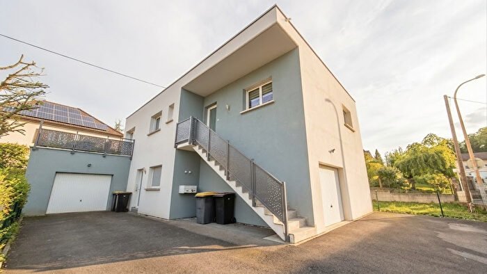 Appartement à louer - Rixheim, Centre-ville, Gare - 4 pièces - 2 chambres