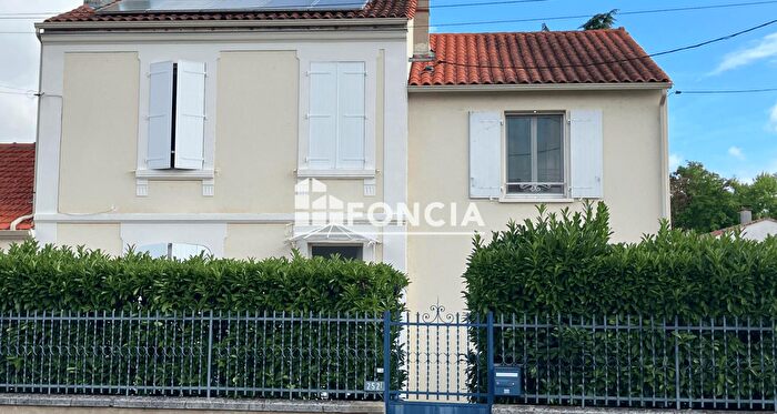 Maison à vendre - Saint-Yrieix-sur-Charente - 6 pièces - 5 chambres