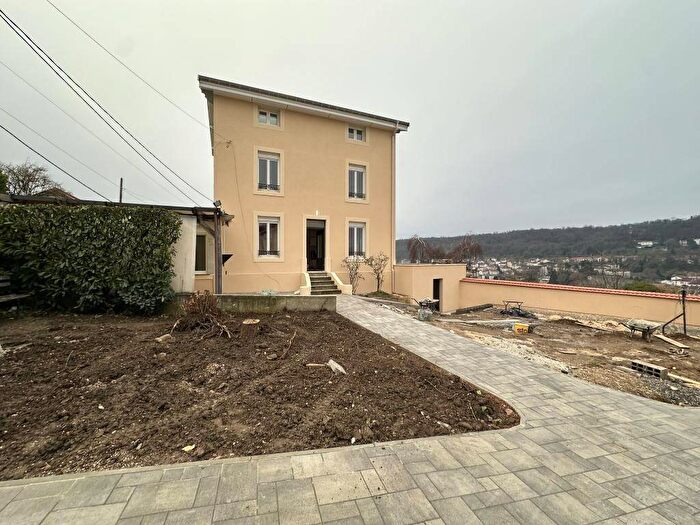 Maison à louer - Nord, Frouard - 7 pièces - 6 chambres