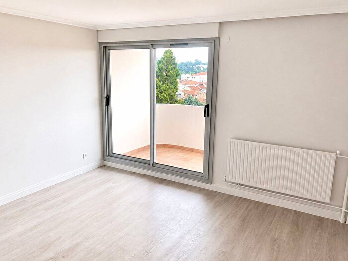 Appartement 3 pièces à louer - Centre Nord, Oullins-Pierre-Bénite