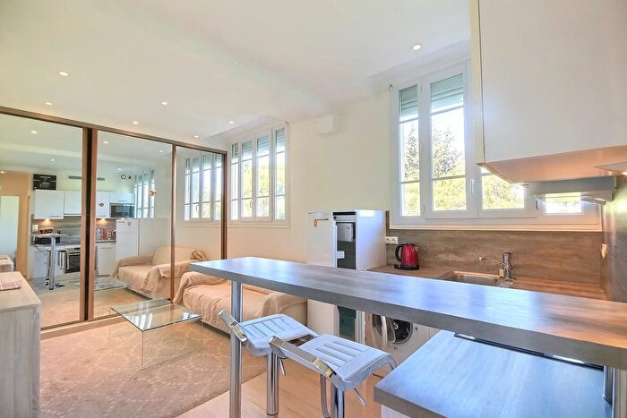 Appartement à vendre - Cannes, Pointe Croisette - 2 pièces - 1 chambre