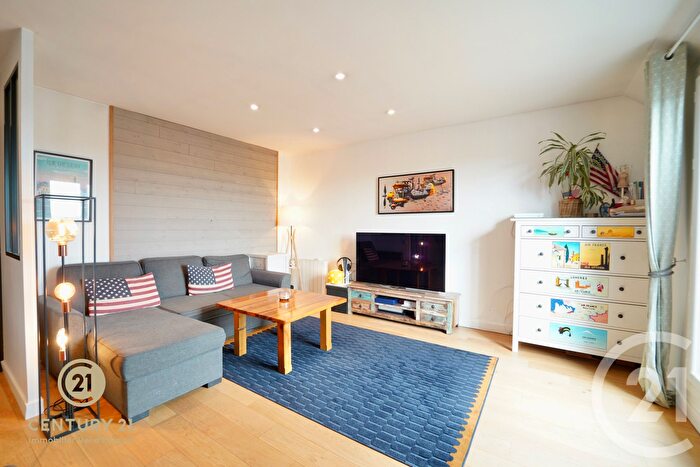 Bussy-Saint-Georges, Clos, Tillet, Génitoy, Golf : Appartement 2 pièces à vendre