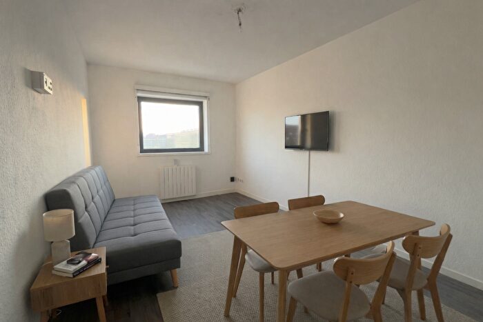 Appartement à louer - Nancy, Centre-ville, Charles III - 1 pièce