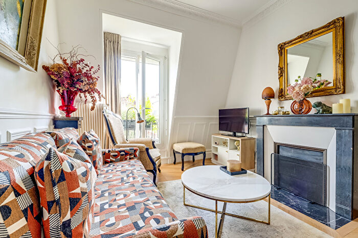 Paris 14ème, Jean Moulin, Porte d'Orléans : Appartement 2 pièces à vendre