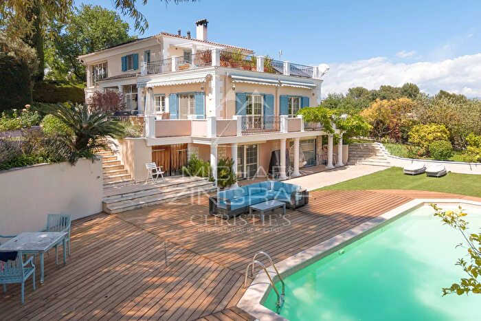 Maison 10 pièces à Saint-Paul-de-Vence, à vendre