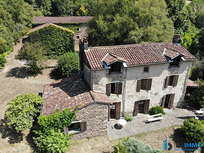 Maison à vendre - Saint-Amans-Soult - 6 pièces - 4 chambres