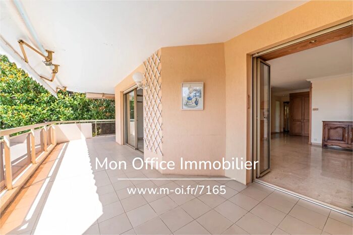 Cannes, Californie Pezou : Appartement 4 pièces à vendre