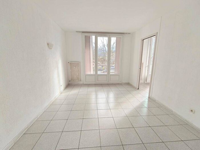 Appartement à louer - Villancourt, Le Pont-de-Claix - 4 pièces - 3 chambres