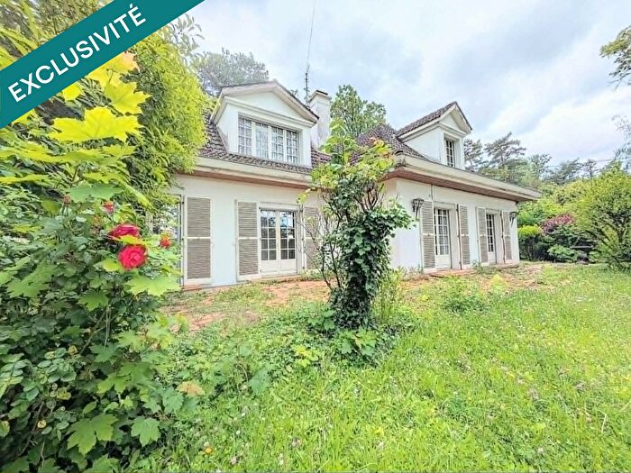 Lons-le-Saunier, Route de Marconay - Maison 8 pièces à vendre