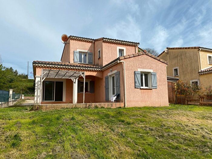 Maison à louer - Villeneuve-de-Berg - 5 pièces - 4 chambres