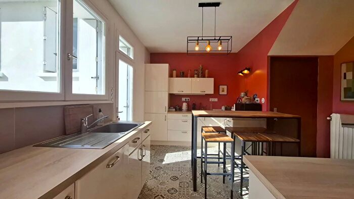 Maison à vendre - Joué-lès-Tours, Centre-ville - 9 pièces - 5 chambres