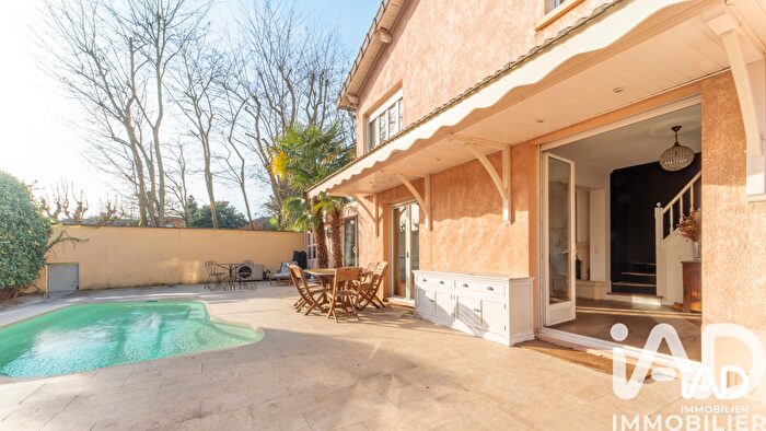 Maison à vendre - Neuilly-Plaisance, Rennouillères - 5 pièces - 3 chambres