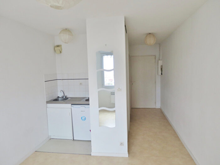 Appartement à louer - Talence, Saint-Genès, La Médoquine, Haut-Brion - 1 pièce