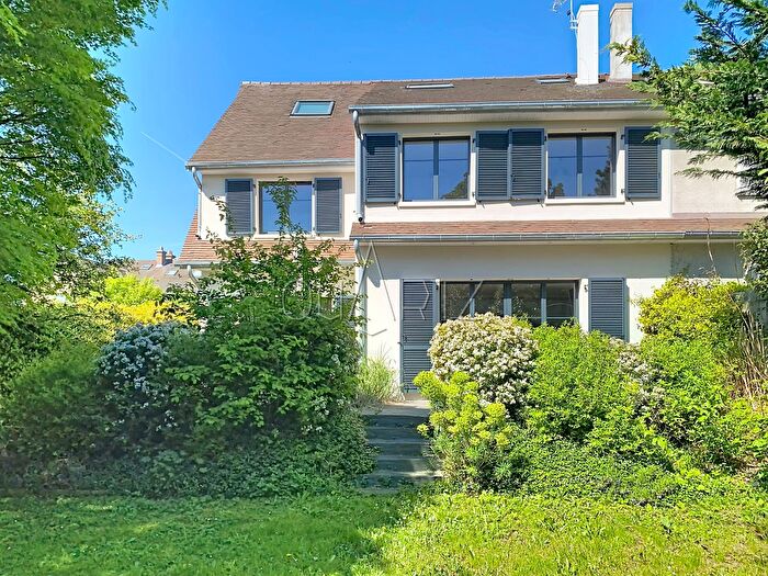 Maison 11 pièces à Le Chesnay, Saint-Antoine de Padoue, à vendre