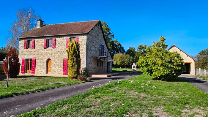 Saint-Pierre-des-Nids : Maison 5 pièces à vendre
