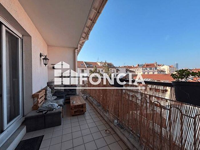 Appartement à louer - Saint Louis, Lyon ème arrondissement - 2 pièces - 1 chambre