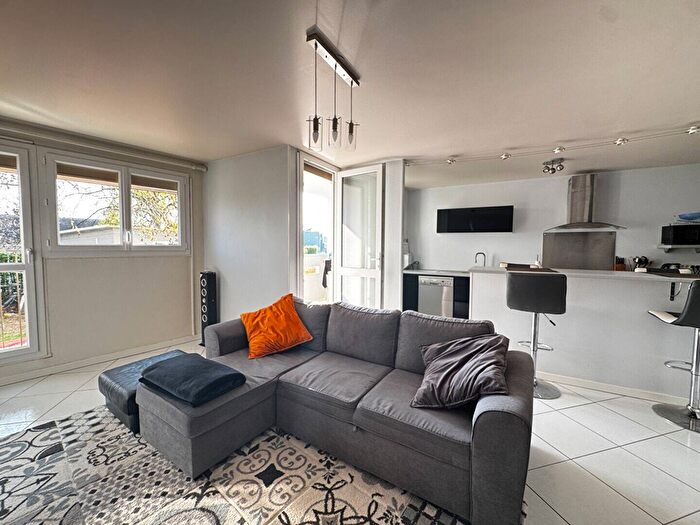 Trois Moulins, Melun : Appartement 3 pièces à louer