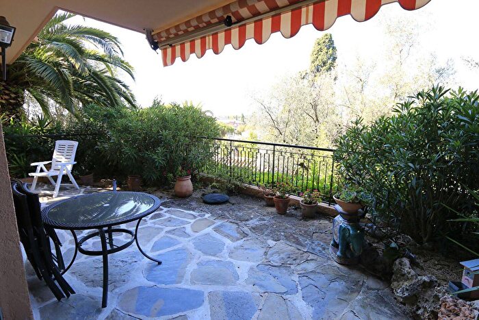 Appartement 4 pièces à louer à Plan de Noves, Vence