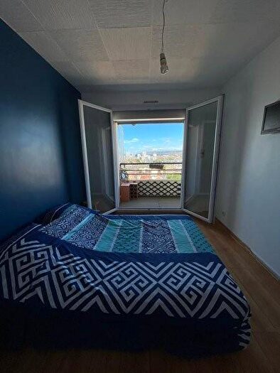 Appartement à louer - Marseille ème arrondissement - 4 pièces - 3 chambres