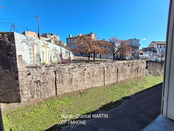 Appartement à vendre - Marseille e , Saint-Mauron - 3 pièces - 2 chambres