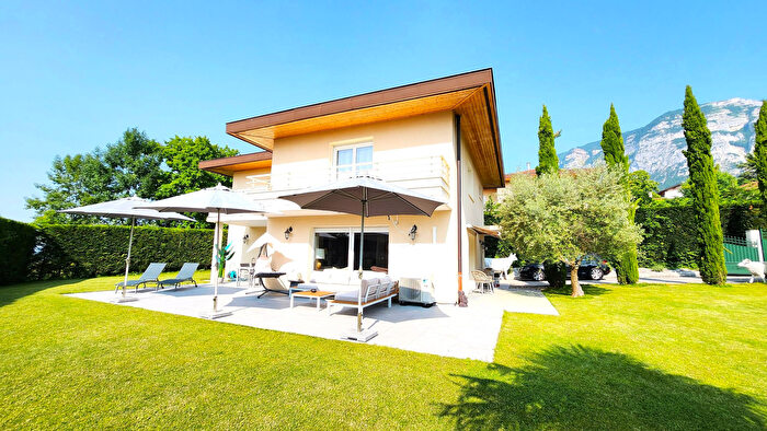 Maison à vendre - Collonges-sous-Salève - 5 pièces - 4 chambres