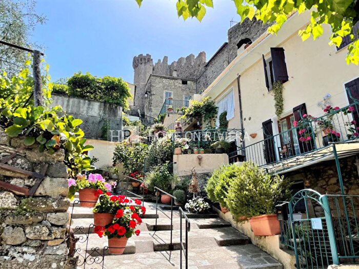 Maison à vendre - Lucéram - 6 pièces - 3 chambres