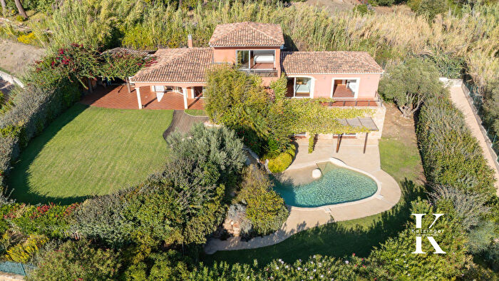 Maison à vendre - Albitreccia - 6 pièces - 5 chambres