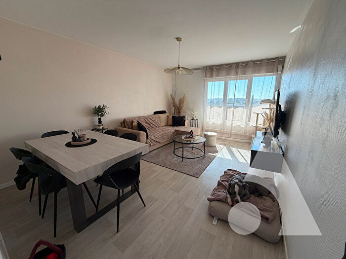 Saint-Julien-les-Villas - Appartement 3 pièces à vendre