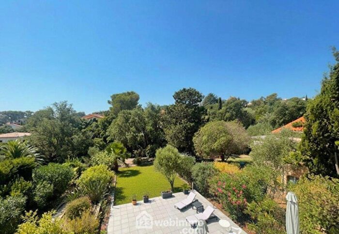 Fréjus, Saint-Aygulf : Appartement 4 pièces à vendre