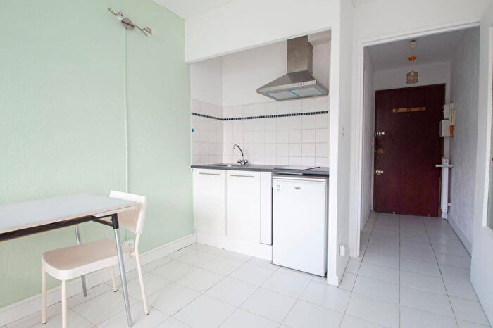 Appartement à louer - XIV Juillet, Pau - 1 pièce