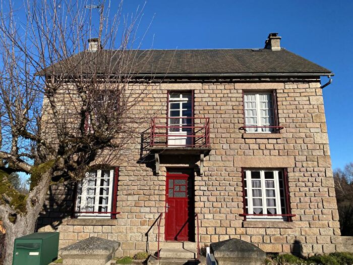 Maison à vendre - Bugeat - 7 pièces - 5 chambres