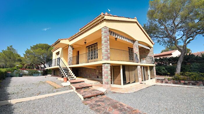 Maison à vendre - Saint-Raphaël, Boulouris - 7 pièces - 5 chambres